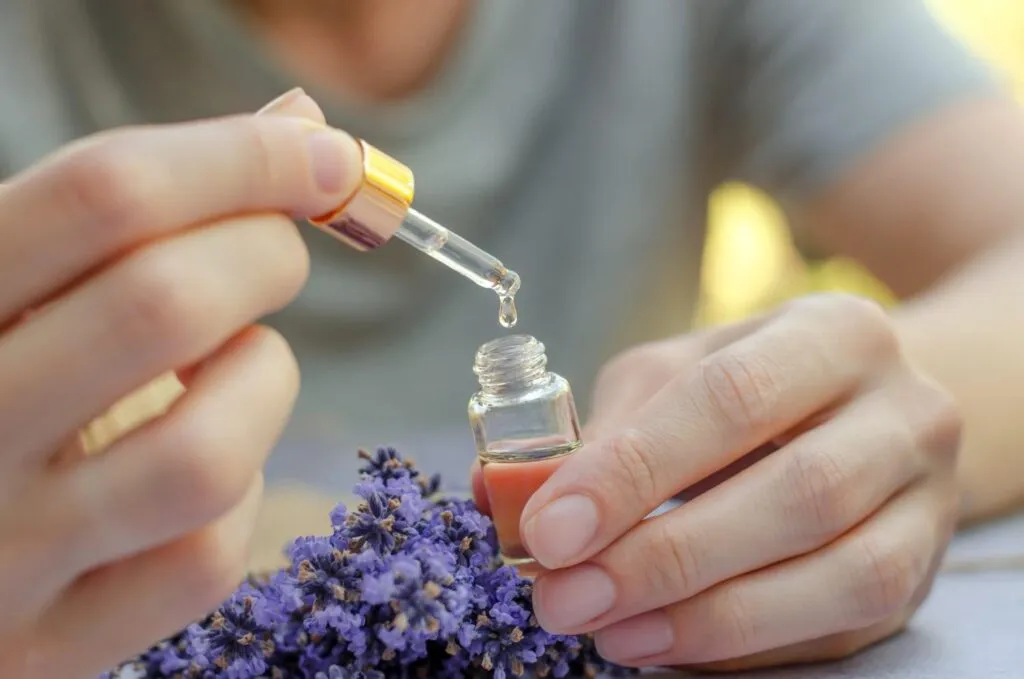 The Role of Aromatherapy and Essential Oils in Wound Care